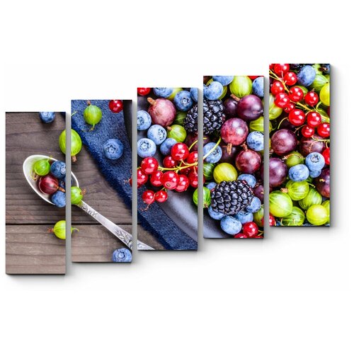 Модульная картина Россыпь сочных ягод 160x112