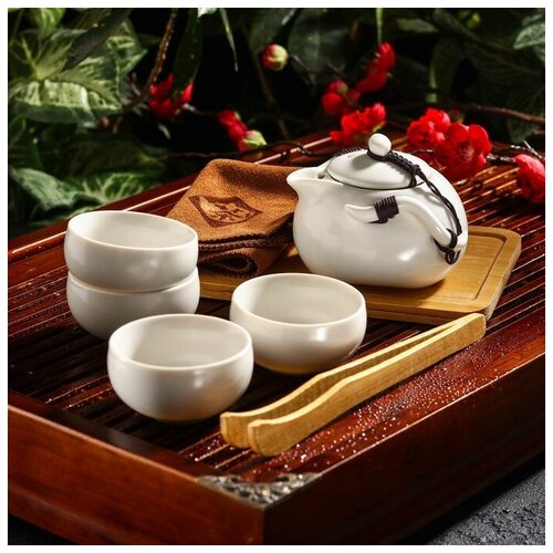 Набор для чайной церемонии "Тясицу", 8 предметов: чайник 120 мл, 4 чашки 50 мл, щипцы, салфеточка, подставка