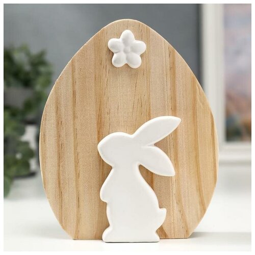 Сувенир керамика, дерево Белый кролик с цветочком 15х3,6х12,6 см