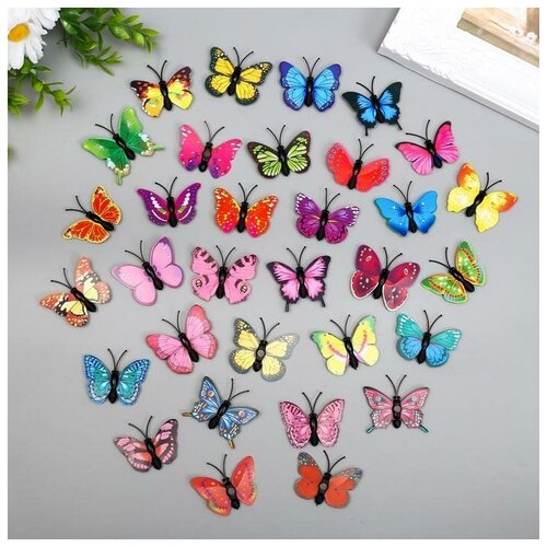 Магнит пластик "Бабочка одинарные крылышки разноцветные" 4,5 см