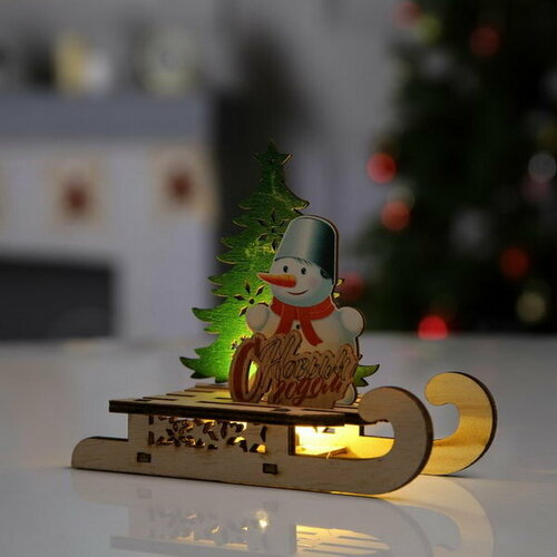 Светодиодная фигура "Сани со снеговиком" 15.5 x 12 x 5.5 см, дерево, батарейки LR1130х3, свечение тёплое белое
