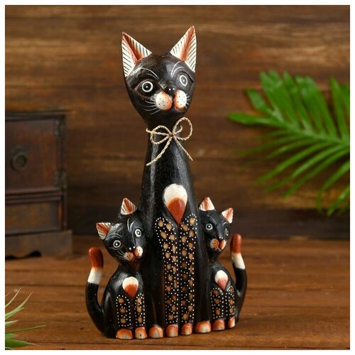 Сувенир "Три черные кошки" дерево 5х18х30 см./В упаковке шт: 1