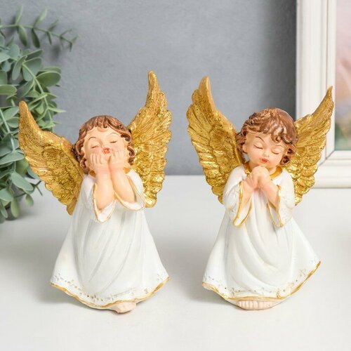 Сувенир полистоун "Малыш ангелок в бежевой тоге, золотые крылья" микс 11х7х11,5 см