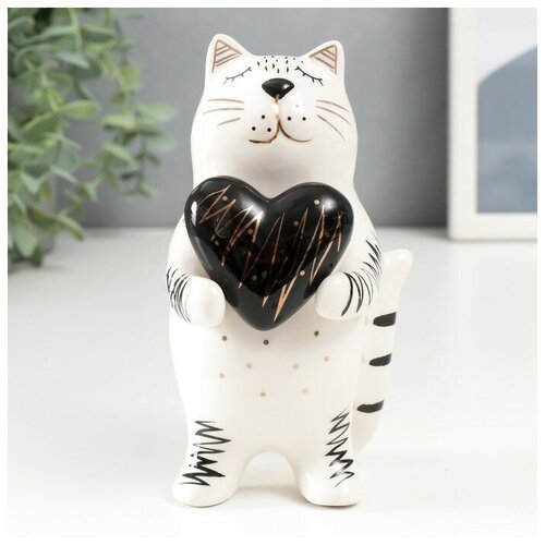 Сувенир керамика "Котик с сердечком" бело-чёрный с золотом 15х8,2х7,8 см 6436041