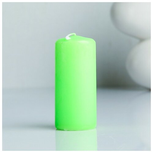 Свеча - цилиндр ароматическая "Яблоко", 4х9 см, 11 ч, 88 г, зеленая