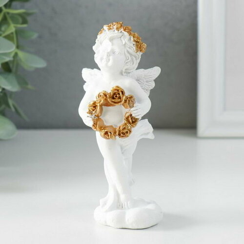 Сувенир полистоун "Белоснежный ангел с венком из золотых роз" 5х4.5х12 см