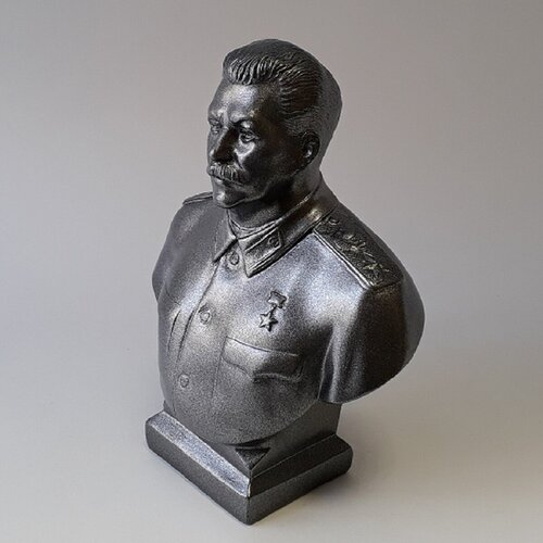 Статуэтка бюст политический деятель И. В. Сталин. Высота 16см. Гипс. Цвет металлик.