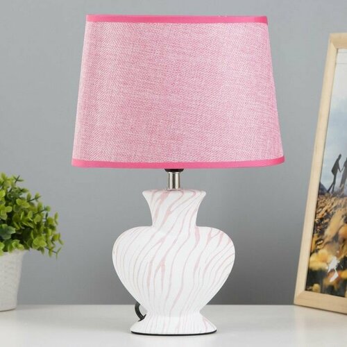 Настольная лампа "Хертц" E14 40Вт розовый 23х15х34 см.
