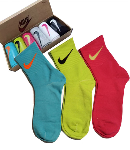 Комплект носков женских Nike DB_30 разноцветных 37-41, 6 пар