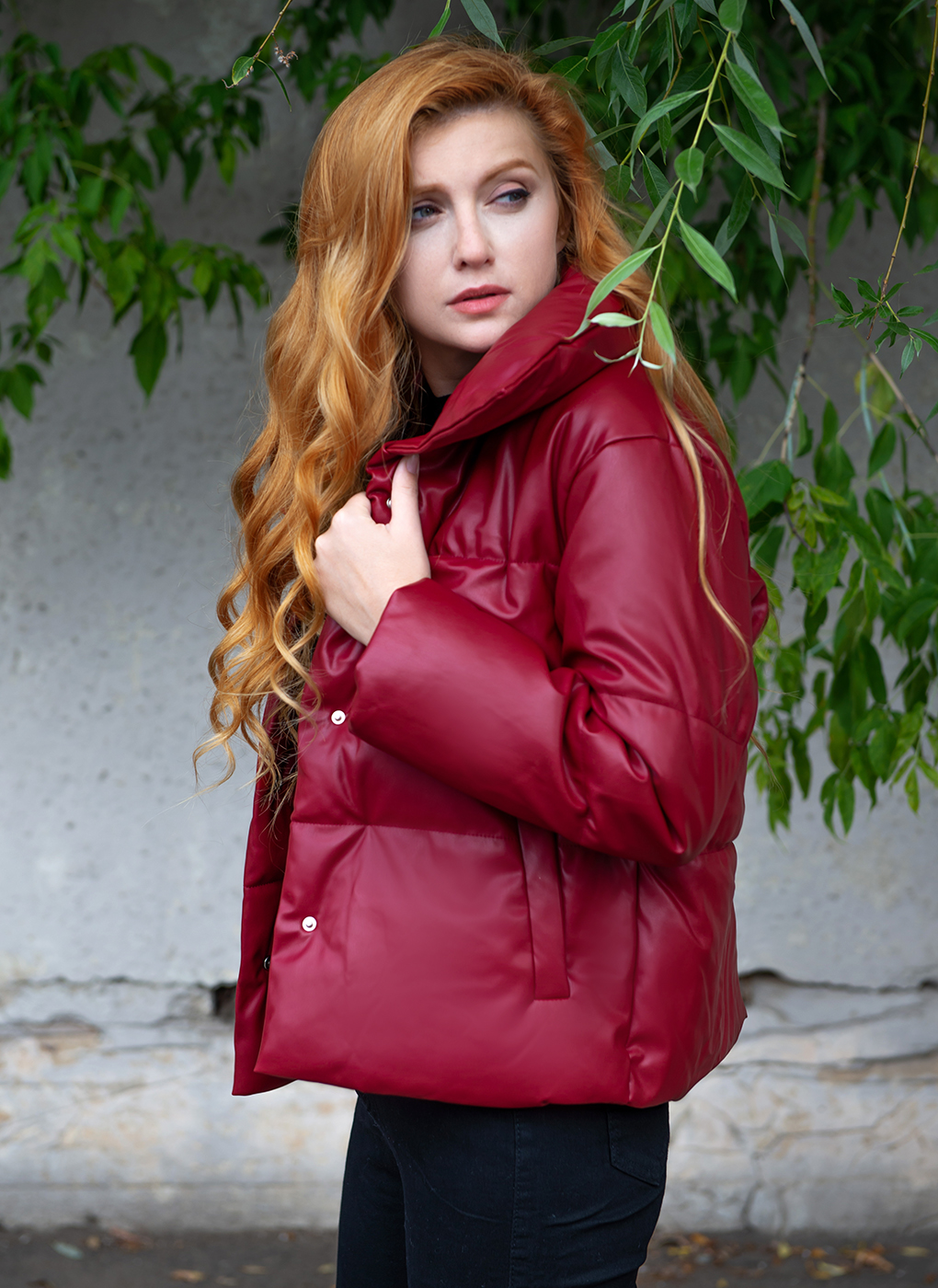 Кожаная куртка женская Каляев 63119 красная 46 RU