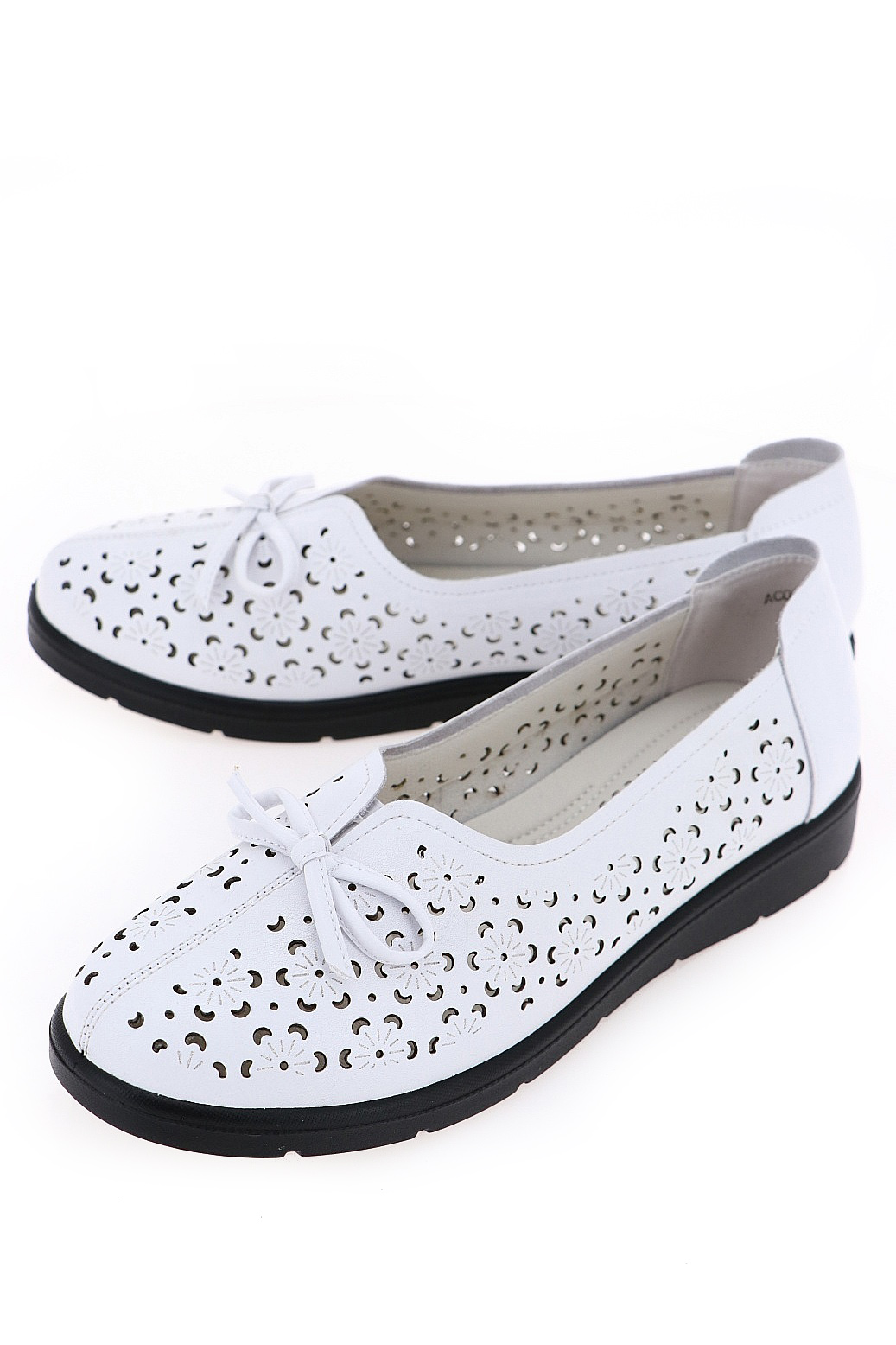 Туфли женские Baden AC054-022 белые 38 RU