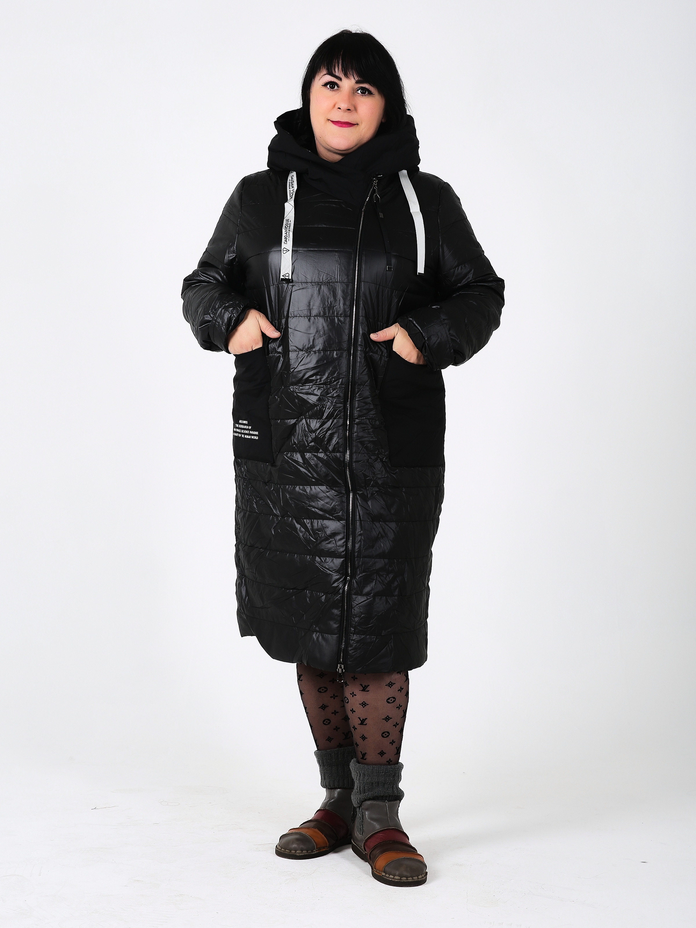 Пальто женское Louren Wilton 91016 черное 48 RU