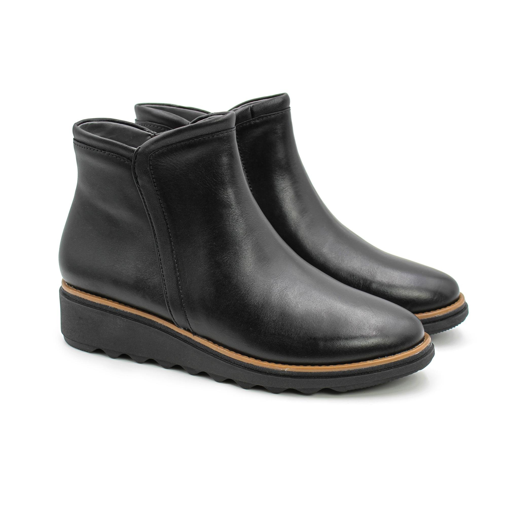 Ботинки женские Clarks черные 35.5 EU