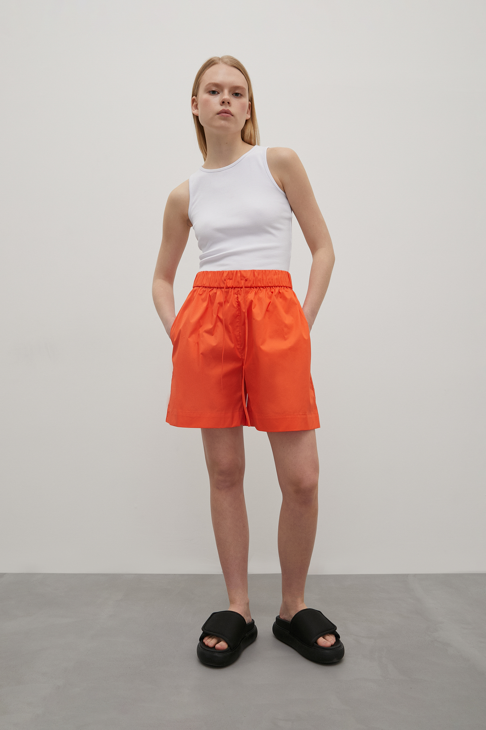 Повседневные шорты женские Finn Flare BAS-100102 оранжевые 2XL